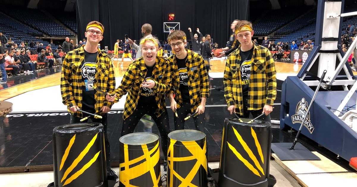 CRASH Rhythm, Burlington, Entertainment