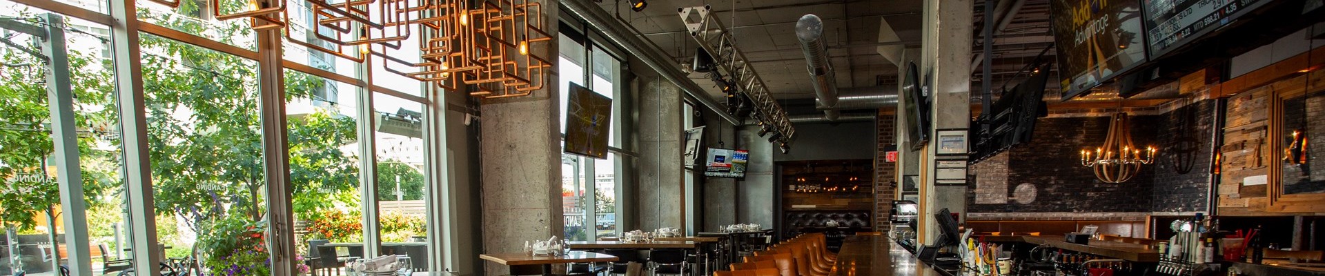 Hunters Landing, Toronto, Restaurants