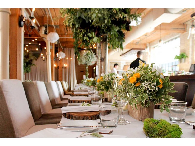 The Fifth Events, Toronto, Restaurants